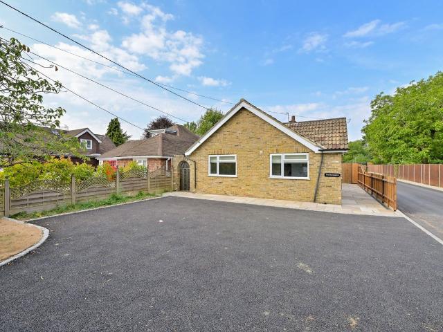 Spurlands End Road, Great Kingshill, High Wycombe, Buckinghamshire HP15, 2 bed bungalow to rent, £2,000 pcm | PrimeLocation