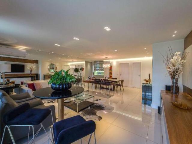 SQNW 107 APARTAMENTO DE CANTO, 171m², 3 SUÍTES, 4 VAGAS SOLTAS, REFORMA| IMPECÁVEL| DCE COMPLETA