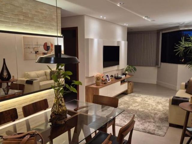 SQN 214, vista livre e andar alto