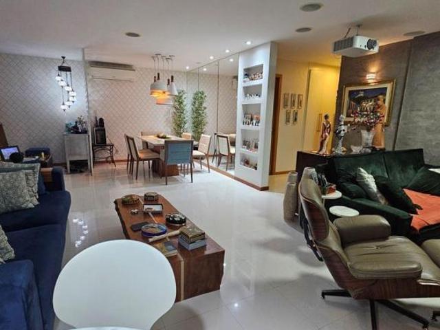SQN 213 LINDO APARTAMENTO DE CANTO COM 03 SUÍTES REFORMA DE BOM GOSTO E ALTO PADRÃO