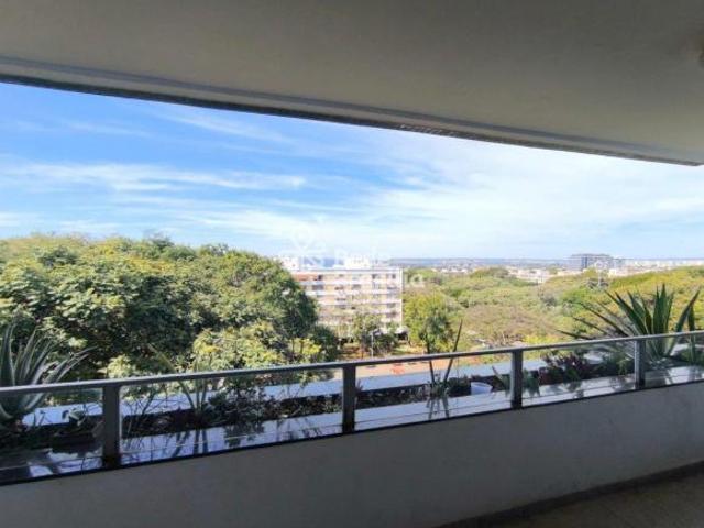 SQN 304 Apartamento de 4 quartos 1 suíte ASA NORTE