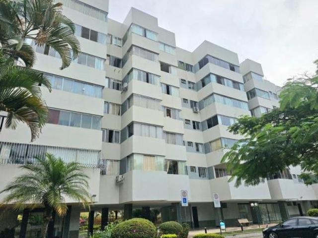 SQN 310 BLOCO A VENDA APARTAMENTO 3° ANDAR, DESOCUPADO, 02 QUARTOS