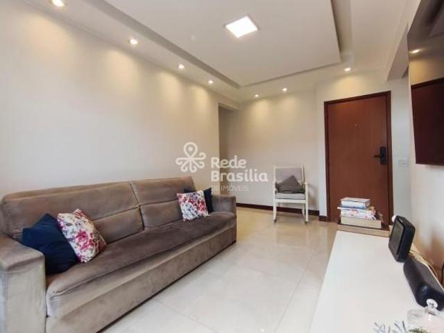 SQN 312 Apartamento com 3 quartos reformado nascente andar alto aceita financiamento e FGT