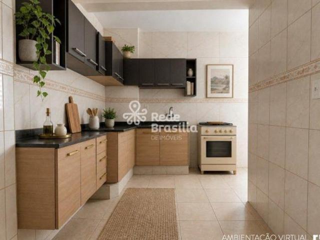 SQN 411 Apartamento com 3 quartos vazado meio de quadra Asa Norte
