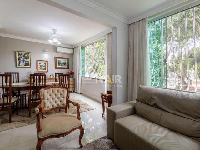 SQN 411 Asa Norte | 95m² | Reformado | 1 SUITE c/ Closet | 1º Andar