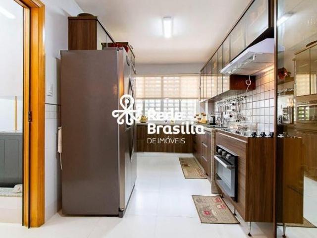 SQS 109 Apartamento com 4 quartos sendo 1 suíte aceita financiamento Asa Sul