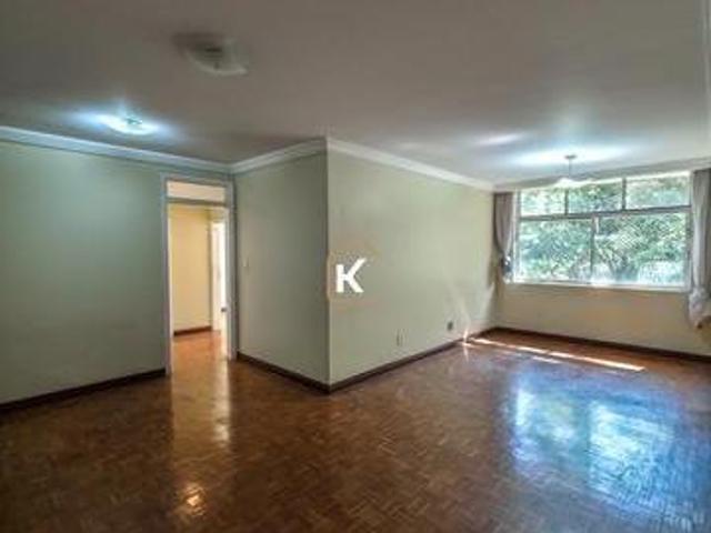 SQS 109 Apartamento de 3 Quartos com Suíte, Vaga de Garagem e Vista Livre para o Verde