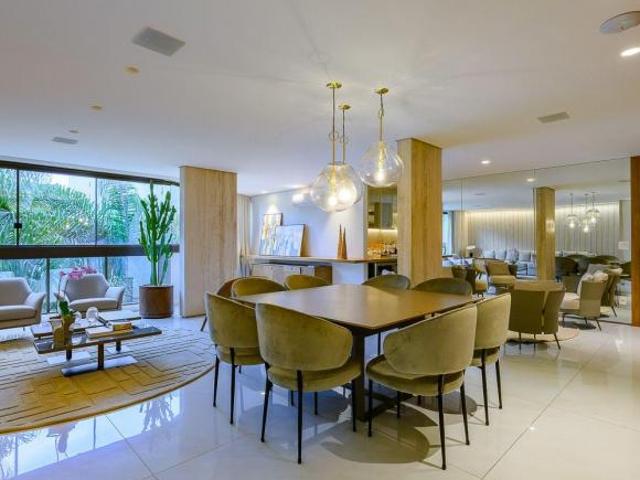 SQS 112 | 222m² | 4 quartos l 3 suítes | 2 vagas | Reformado | Lazer completo