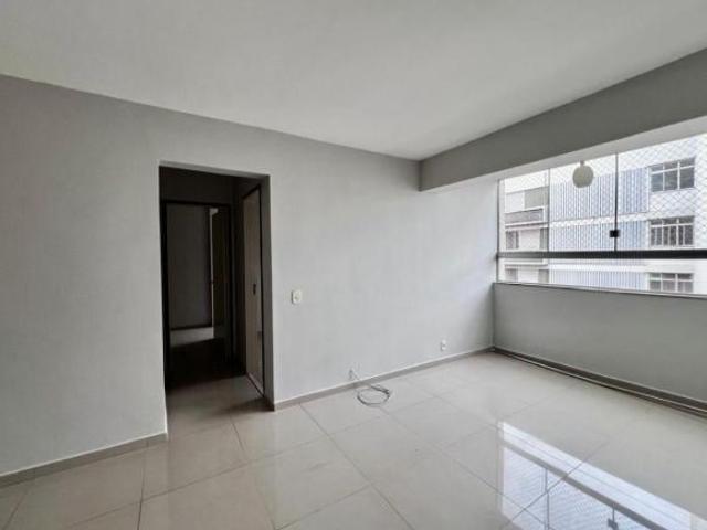 SQS 203 BLOCO J 3Qts sendo 1 DCE ASA SUL REFORMADO! OPORTUNIDADE!