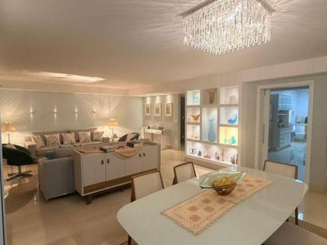 SQS 212 ANDAR ALTO VAZADO CANTO 194m² SUÍTE COM CLOSET NASCENTE