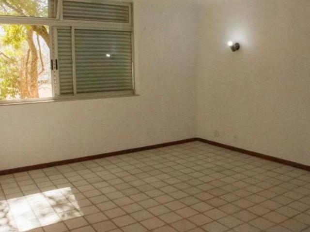SQS 304• OPORTUNIDADE!• 3 QUARTOS• DCE• VISTA LIVRE 9.9291 5725
