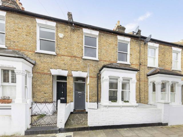Squarey Street, Earlsfield SW17, 2 bed flat to rent, £2,450 pcm | PrimeLocation