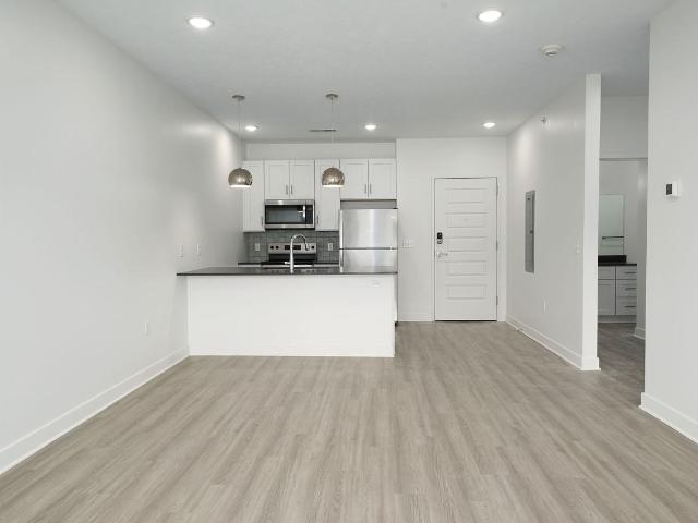 Square Apartments 1 Bedroom Apartment for Rent at 3021 Leavenworth St, Omaha, NE 68105 Leavenworth