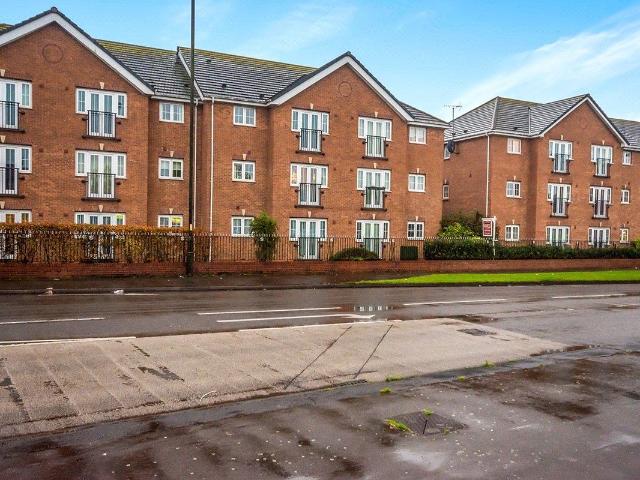 Squires Grove, Willenhall, West Midlands WV12, 2 bed flat to rent, £850 pcm | PrimeLocation