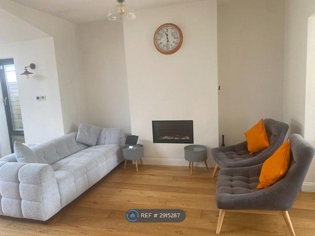 Squires Lane, London N3, 4 bed terraced house to rent, £3,990 pcm | PrimeLocation
