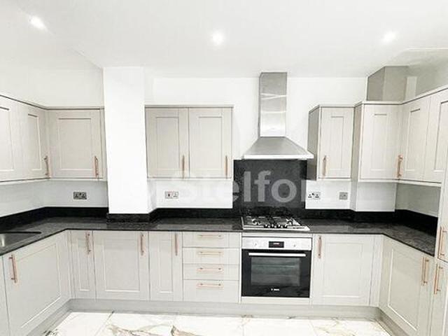 Squires Lane, London, 5 Bedroom Terraced