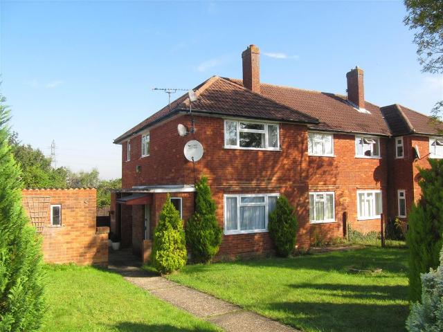 Squirrel Lane, Booker, High Wycombe HP12, 2 bed maisonette to rent, £1,300 pcm | PrimeLocation