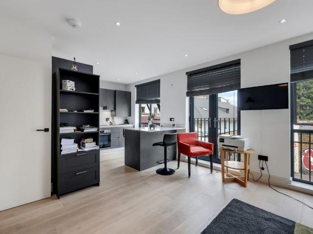 Squirries Street, London E2, 1 bed flat to rent, £2,300 pcm | PrimeLocation