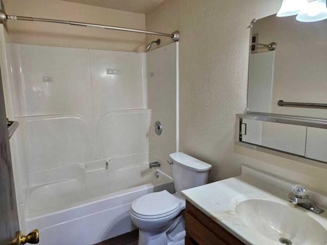 srsl01* 5 Bedroom Apartment for Rent at 2540 Lee St Se, Salem, OR 97301 Southeast Salem