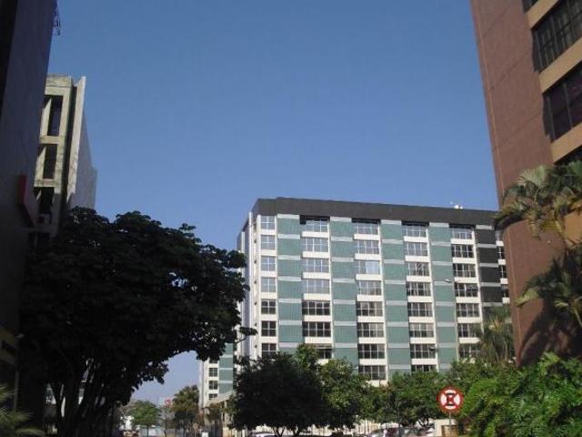SRTVS 701, Ed. Multiempresarial, Sala com garagem