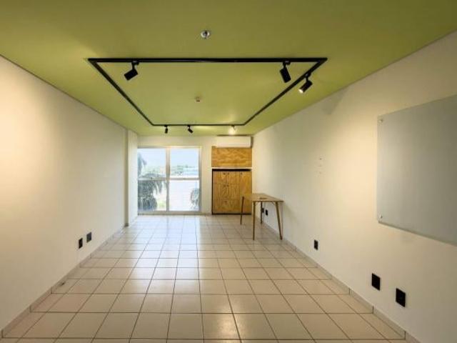 SRTVS Ed. MultiEmpresarial Sala com 30,31m²