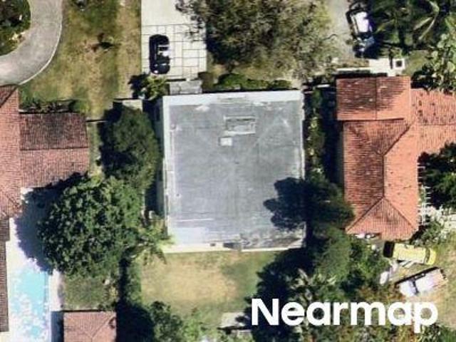 SW 83rd St