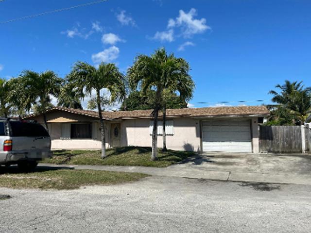 SW 152nd St