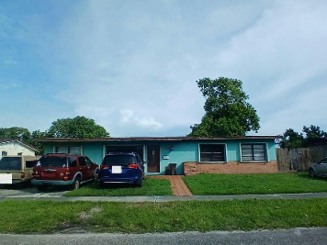SW 21st St