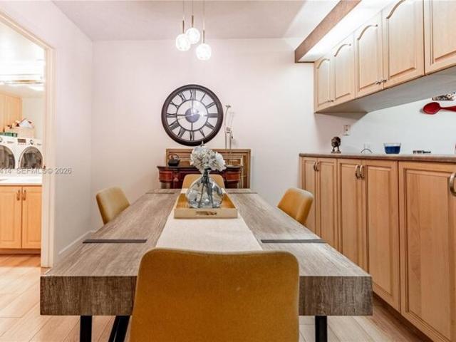 Sw Th Pl Unit D, Davie, Condo For Sale