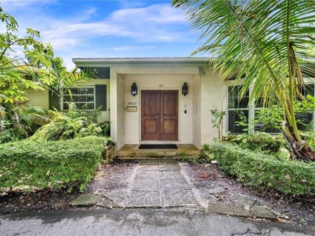 Sw Th St, Pinecrest, Home For Sale