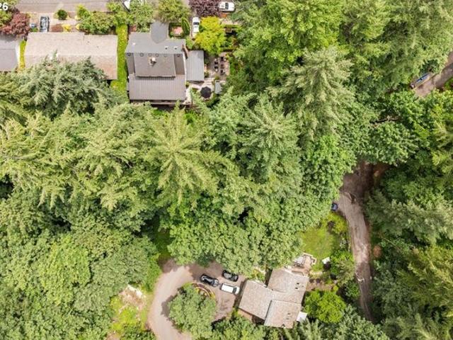 SW Upper Dr, Portland, OR 97201