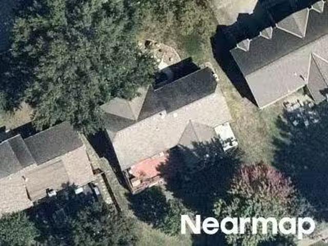 SW Camelot Dr