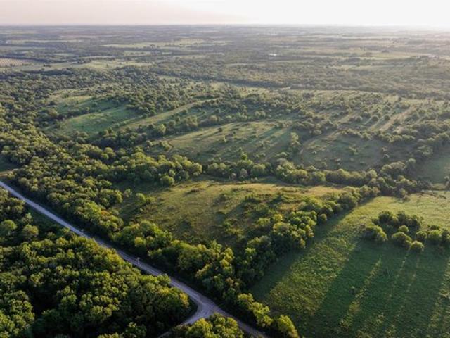 SW Davis Rd, Auburn, KS 66402