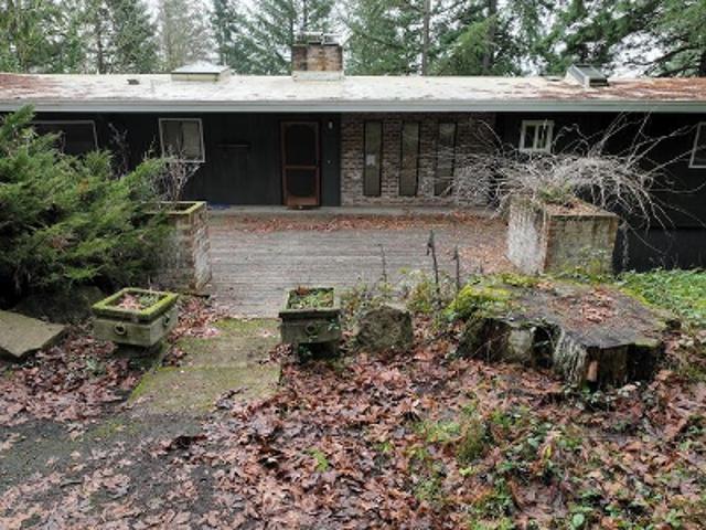 SW Hillside Dr