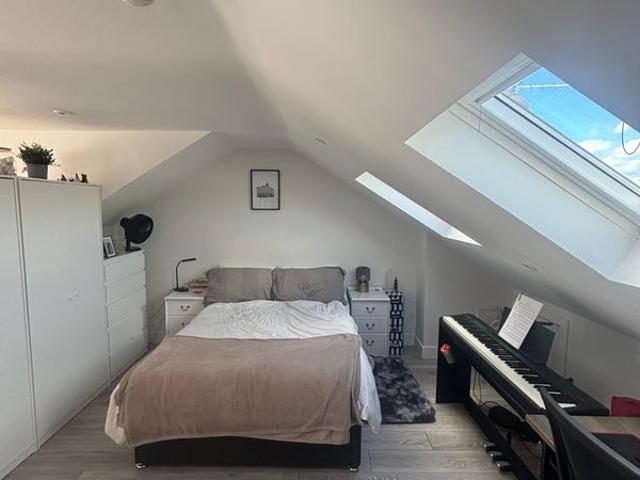 Sw London Spacious Studio Flat Furnished