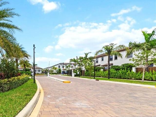 Sw Nd Pl, Pembroke Pines, Home For Sale