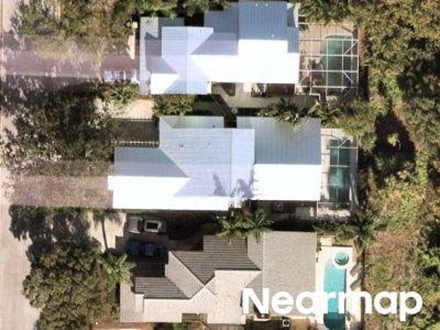 SW Pindo Palm Ln
