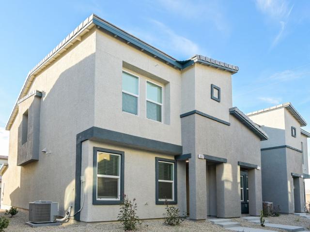 SW! Southern Highlands! Brand New Never Lived in Townhouse! Gated! 2 Car Garage, All Appliances! TankLess Water Heater!