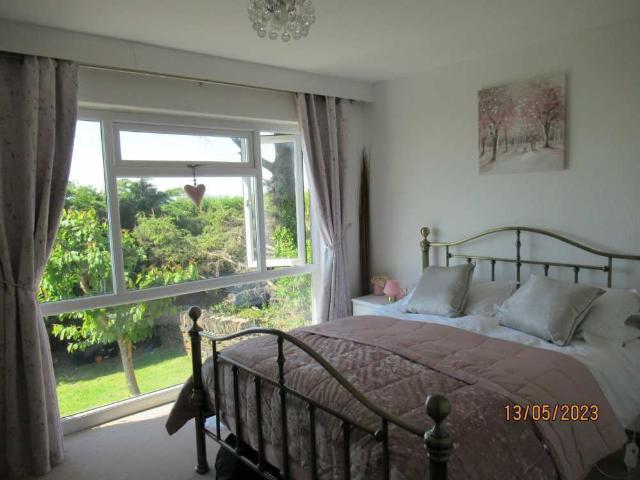 Swn Y Mor, Llwyngwril LL37, 4 bed bungalow to rent, £1,200 pcm | PrimeLocation