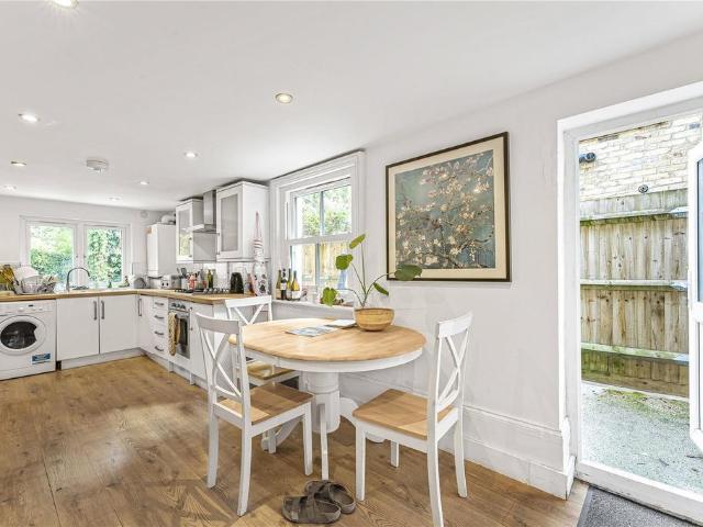 Swaton Road, London, E3 4 bed terraced house to rent £4,050 pcm £935 pw