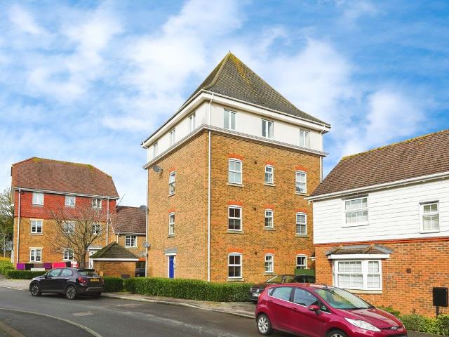 Swaffer Way, Ashford TN23, 2 bed flat to rent, £1,025 pcm | PrimeLocation
