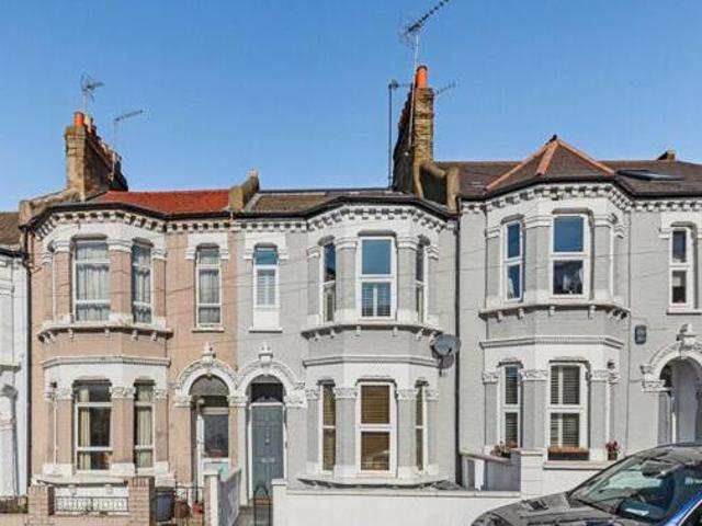 Swaffield Road, Earlsfield, 2 Bedroom Flat