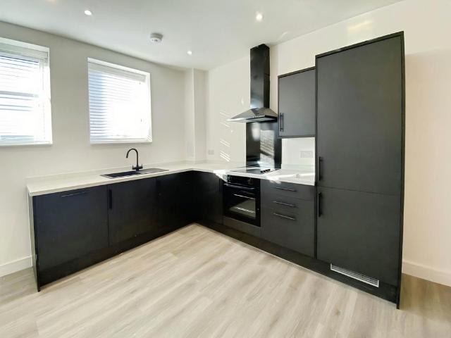 Swain Court, Peterborough, PE2 2 bed apartment to rent £1,075 pcm £248 pw