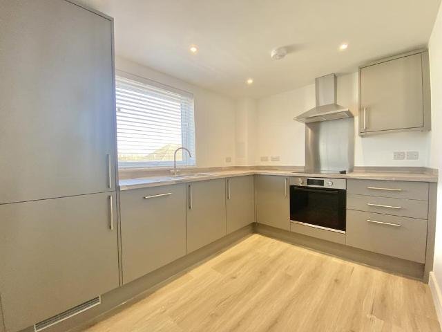Swain Court, Peterborough, PE2 2 bed apartment to rent £1,095 pcm £253 pw
