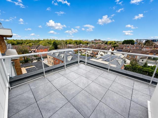 Swain Court, Peterborough PE2 2 bed penthouse to rent £1,450 pcm £335 pw