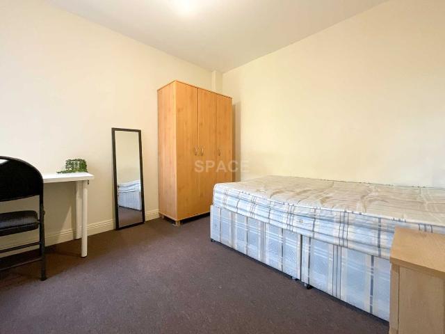 Swainstone, Reading, Berkshire RG2, Room to rent, £600 pcm | PrimeLocation