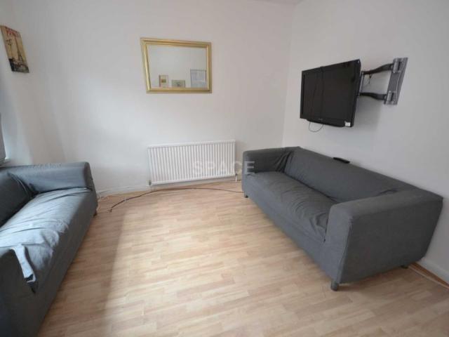 Swainstone Road, Reading, Berkshire, RG2 0DX