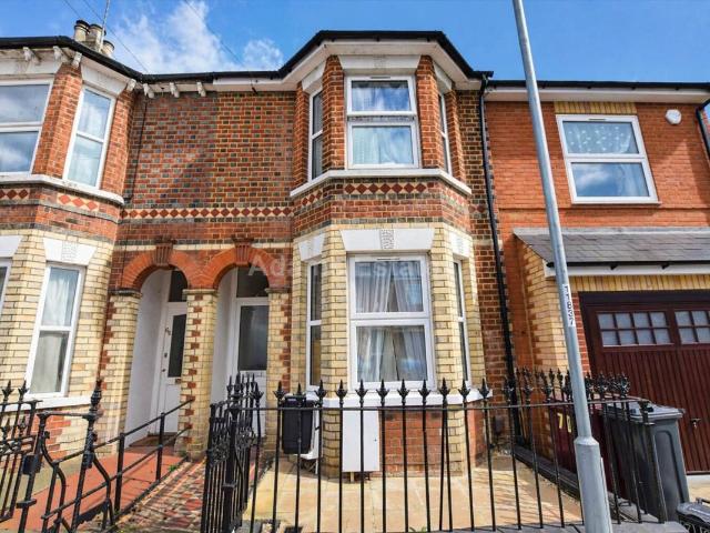Swainstone Road, Reading RG2, 5 bed terraced house to rent, £2,625 pcm | PrimeLocation
