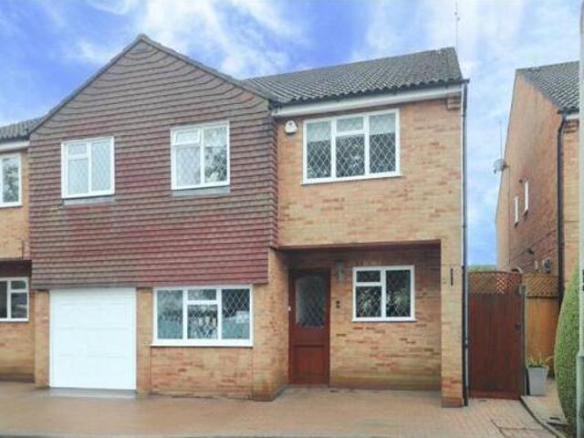 Swakeleys Road, Ickenham, 4 Bedroom Semi detached
