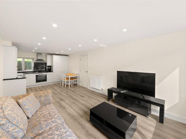 Swakeleys Road, Ickenham, Uxbridge UB10, 1 bed flat to rent, £1,450 pcm | PrimeLocation